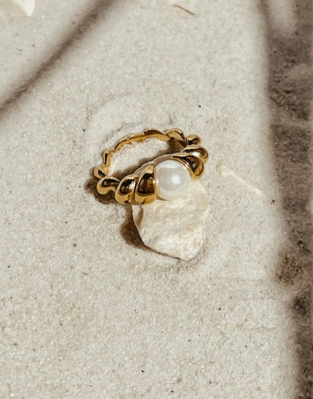 La Perla Ring – PALOMA